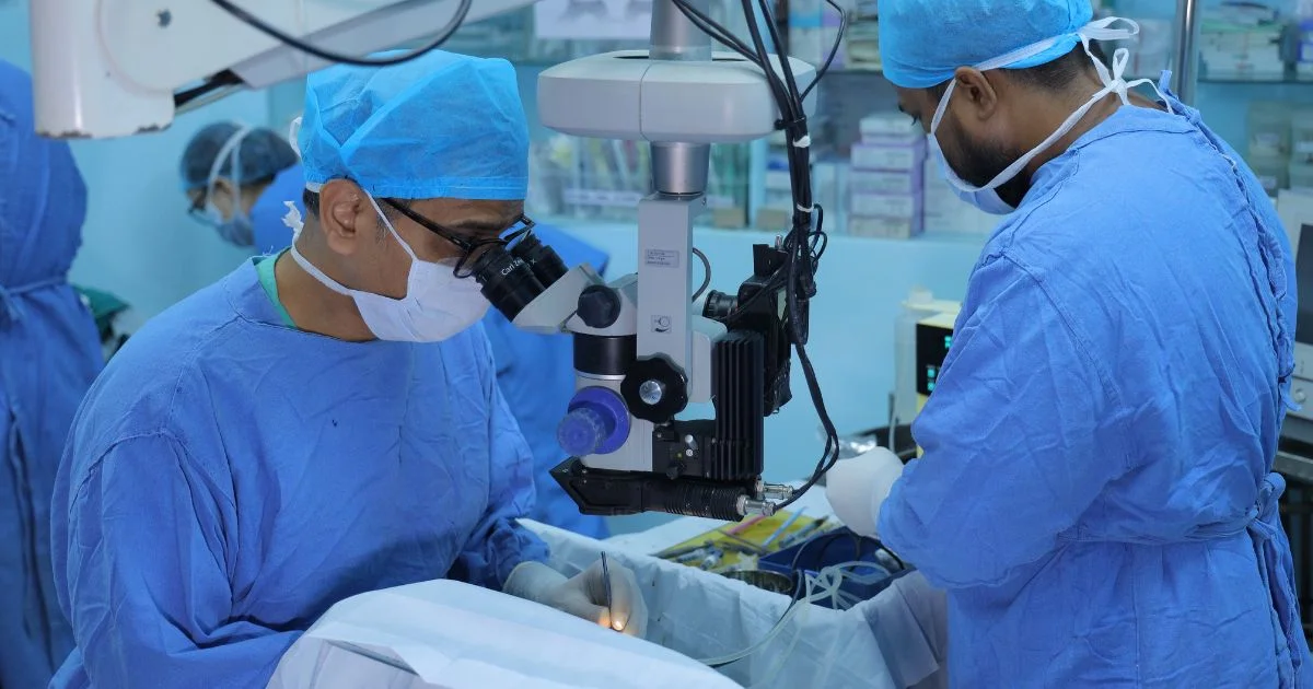 Get Macular Holes & Tears Treatment in Delhi | Causes & Care